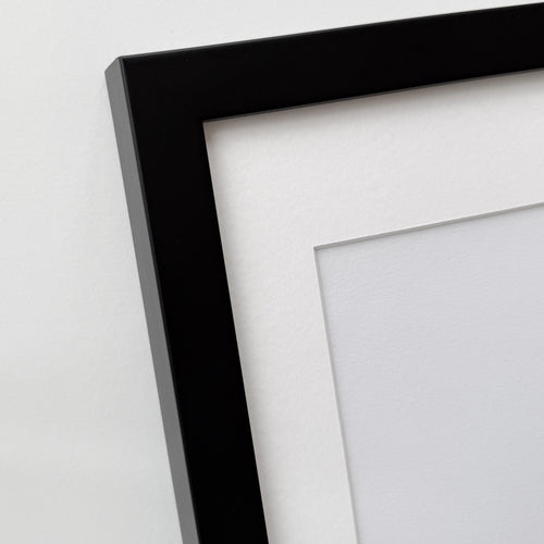 Black wooden picture frame - Wide - 50x70 cm | PlakatKunst.com